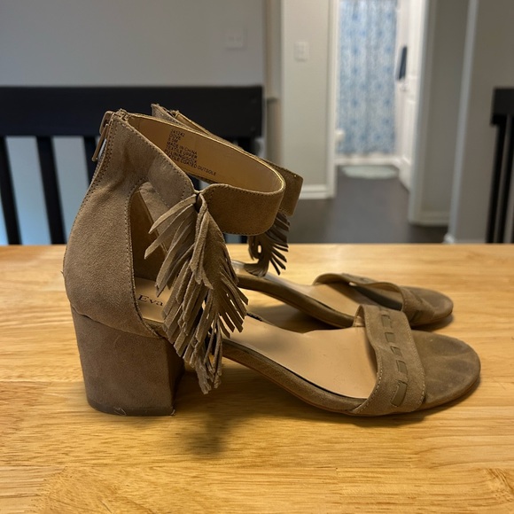 Eva & Zoe | Shoes | Eva Zoe Block Heels Sz 85 | Poshmark